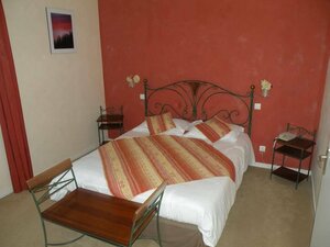 Le Moulin du Gastronome (Bourgogne-Franche-Comté, Saône-et-Loire, Arrondissement de Mâcon, Charnay-lès-Mâcon, Route de Cluny, 540), otel  Macon'dan