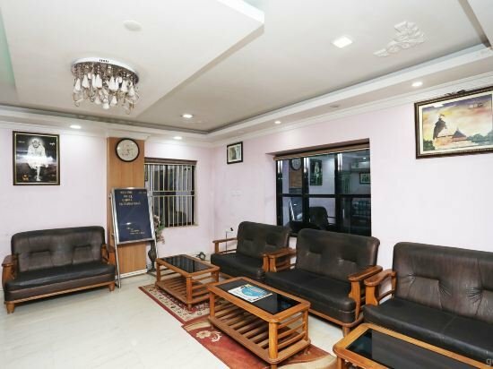Otel Oyo Flagship 27030 Hotel Blue Bell, Orissa, foto
