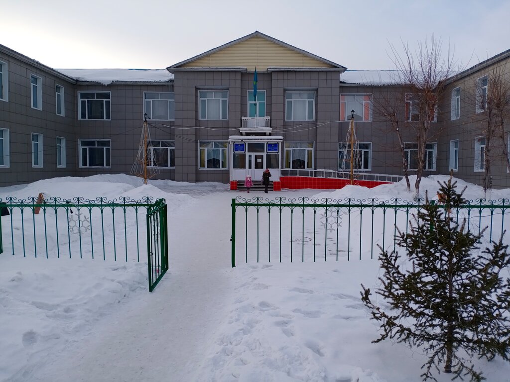 Ortaokul No. 3 School, Ayagöz, foto