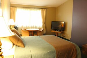 Sunshine Lodge (British Columbia, Gibsons), otel  Britanya Kolumbiyası'ndan