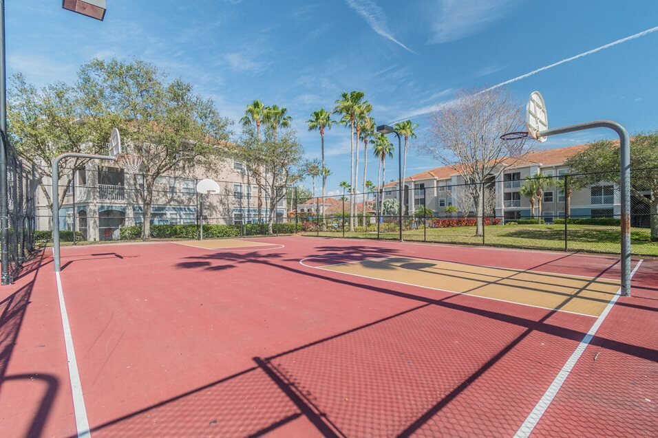 Emlak ofisi The Boot Ranch Apartments, Florida Eyaleti, foto