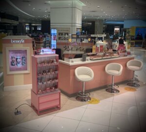 Benefit BrowBar Depilación de Cejas - El Palacio de Hierro Interlomas (Estado de Mexico, Av. de la barranca # 6, Interlomas Colonia Ex Hacienda Jesús del Monte), güzellik salonu
