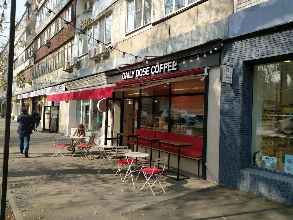 Kahve dükkanları Daily dose coffee, Almatı, foto