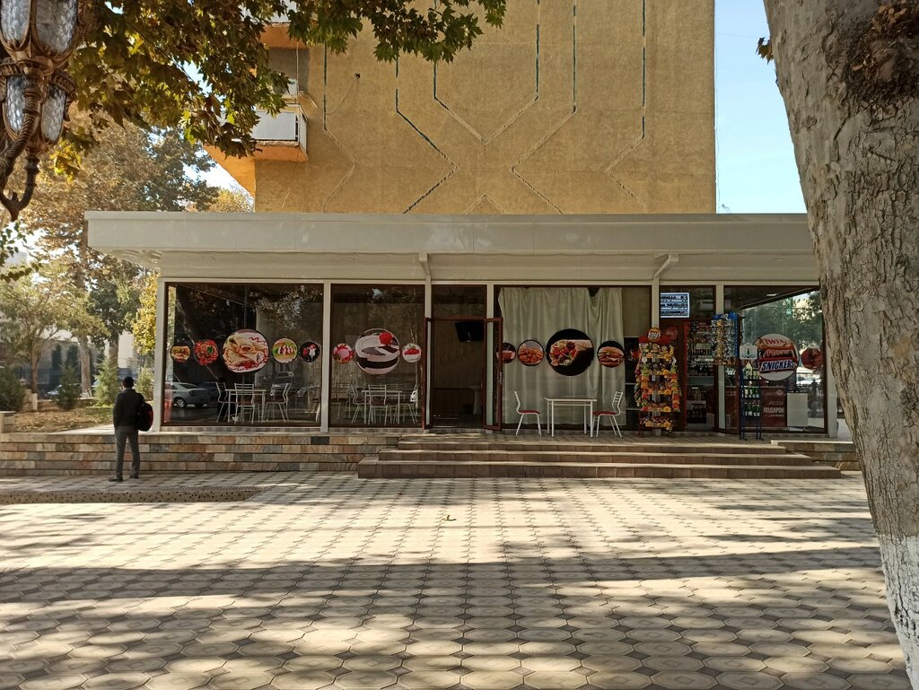 Kafe Cafe, Nemengan, foto