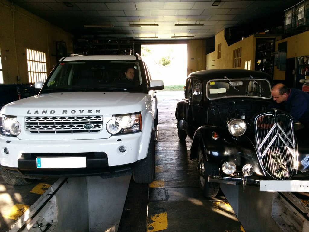 Otomobil servisi Automecanica Ferrer S. C. P., Katalonya, foto