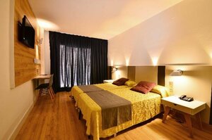 Hotel Olympus (Paseo Acacias No:5, Benidorm), otel  Benidorm'dan