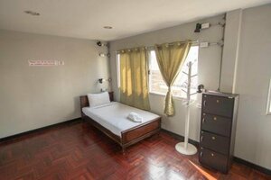 Baan 89 Hostel (Bangkok, MRT Chaloem Ratchamongkhon Line, Thailand Cultural Centre MRT Station), otel  Bangkok'tan