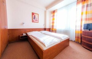 Hotel Vsacan (Zlínský kraj, Vsetin), otel  Vsetin'den