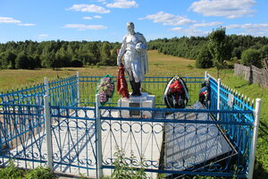 Воинское захоронение (Tver Region, Selizharovskiy munitsipalny okrug, derevnya Melentyevo), anıt, heykel  Tverskaya oblastından