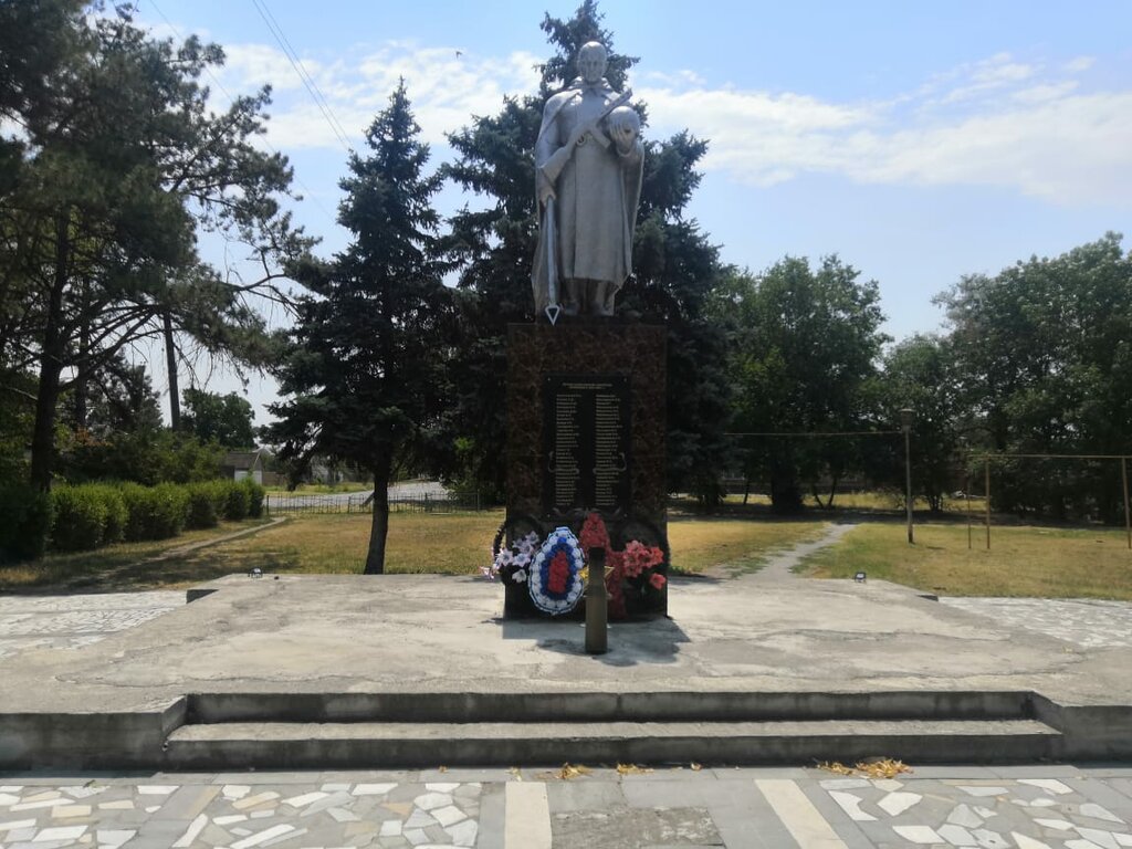 Anıt, heykel Неизвестный Солдат, Kuzey Osetya‑Alanya, foto