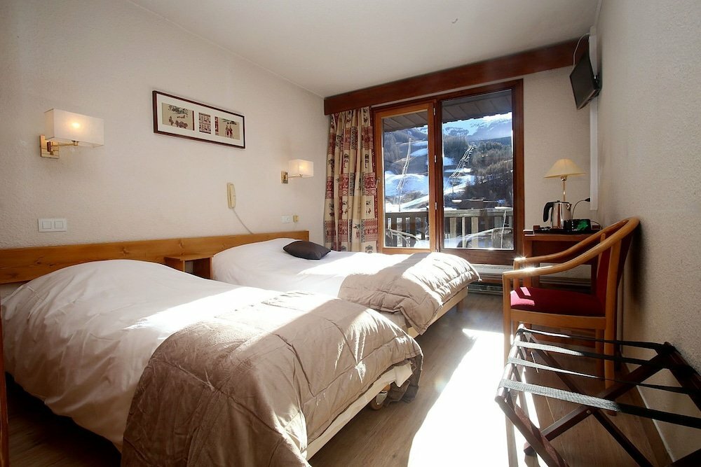 Otel Hôtel Les Ecrins, , foto