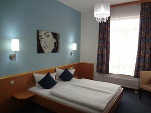 City Hotel Bretten (Am Seedamm No:6, Bretten), otel  Bretten'dan