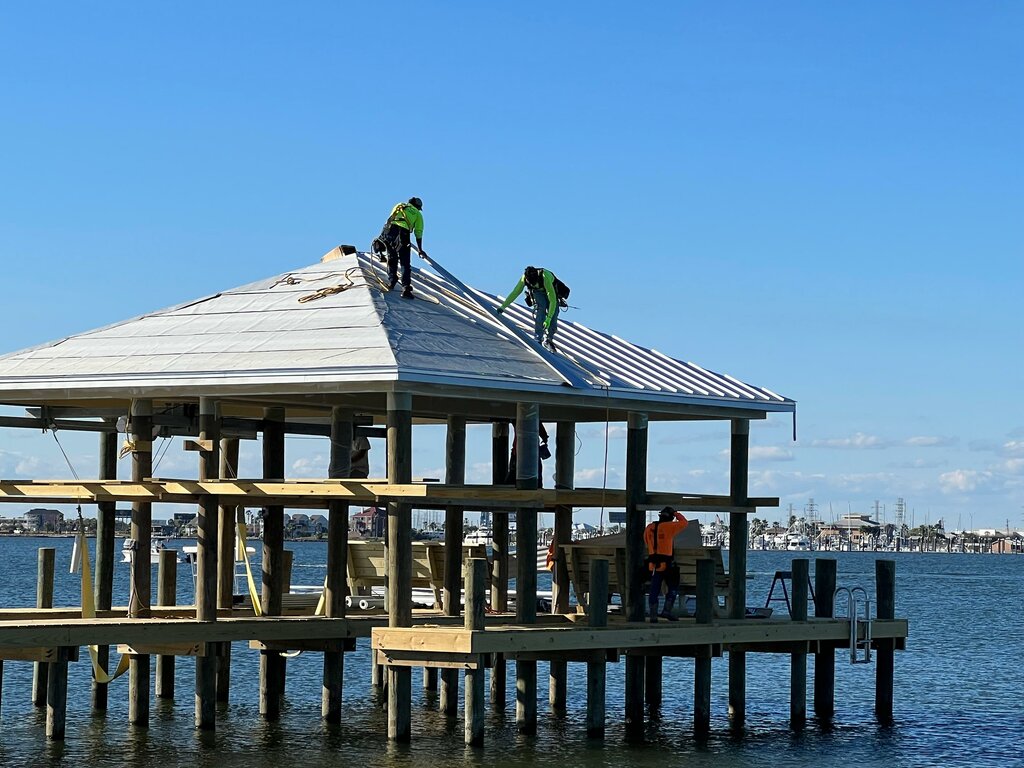 Temizlik şirketleri South Coast Roofing LLC, Galveston, foto