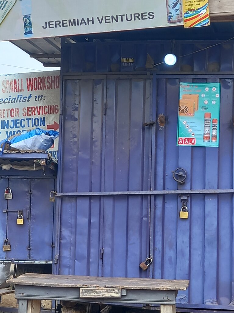 Market Jeremiah ventures, Akra, foto