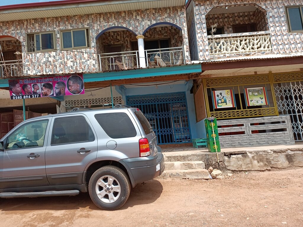 Kuaförler Saint Michael Exclusive Haircut, Dünya, foto