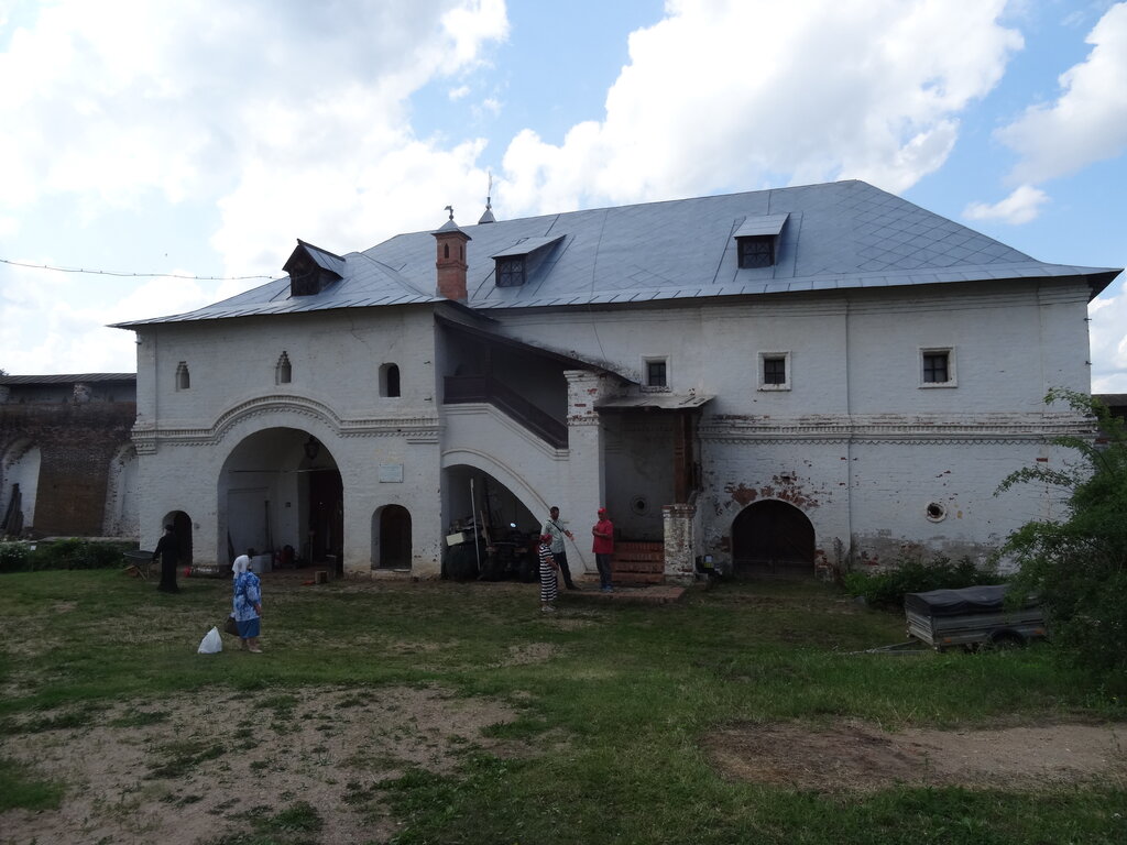 Turistik yerler Старые настоятельские покои, Yaroslavskaya oblastı, foto