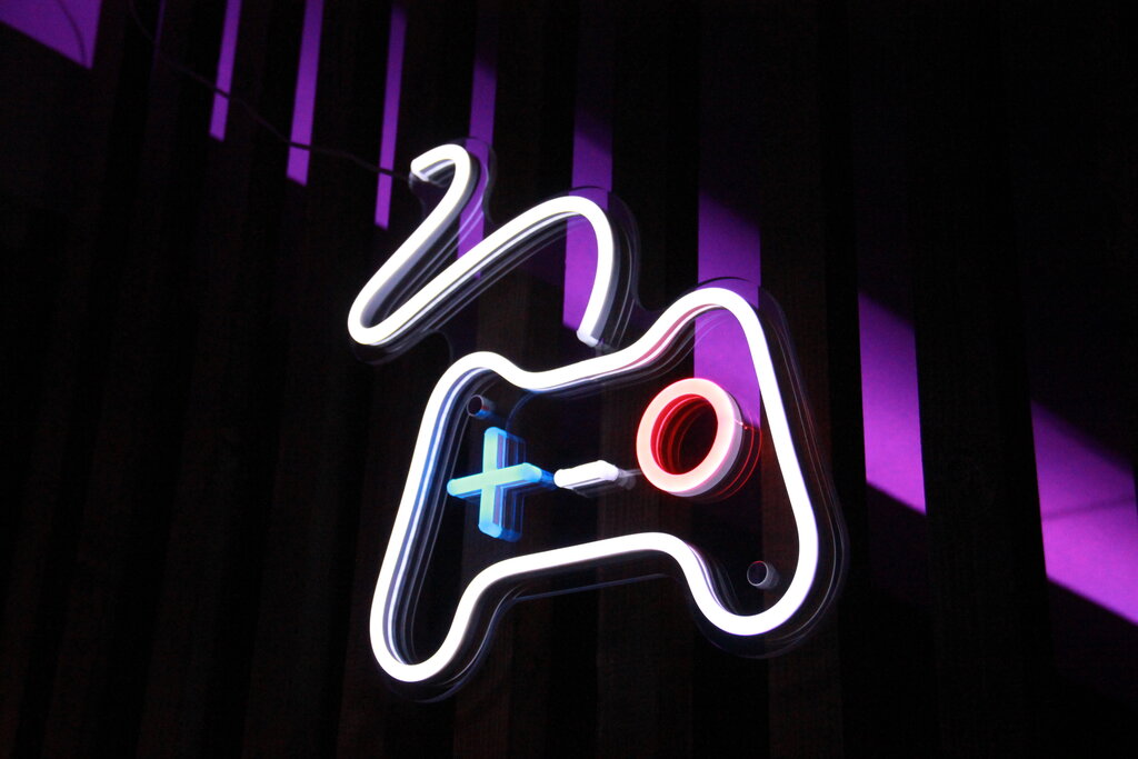 Bilgisayar kulübü Cyber Lounge, Tihoretsk, foto