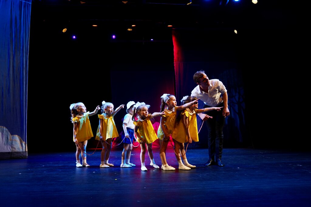 Dans okulları Teatr Detstva, Saint‑Petersburg, foto