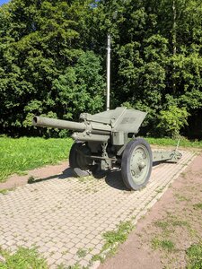 122-мм дивизионная гаубица М-30 образца 1938 года (Leningrad Region, Lomonosovskiy District, Ropshinskoye selskoye poseleniye, posyolok Ropsha, Ropshinskiy park), teknoloji anıtı  Saint‑Petersburg ve Leningradskaya oblastından