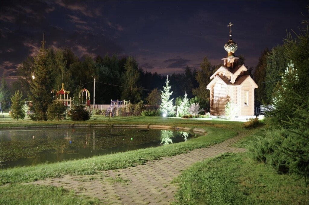 Şapel, haç anıtı Часовня Николая Чудотворца, Vladimirskaya oblastı, foto