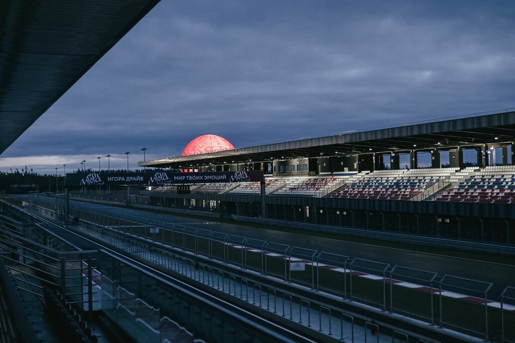 Otomobil pisti Igora Drive, Main Grandstand, Saint‑Petersburg ve Leningradskaya oblastı, foto