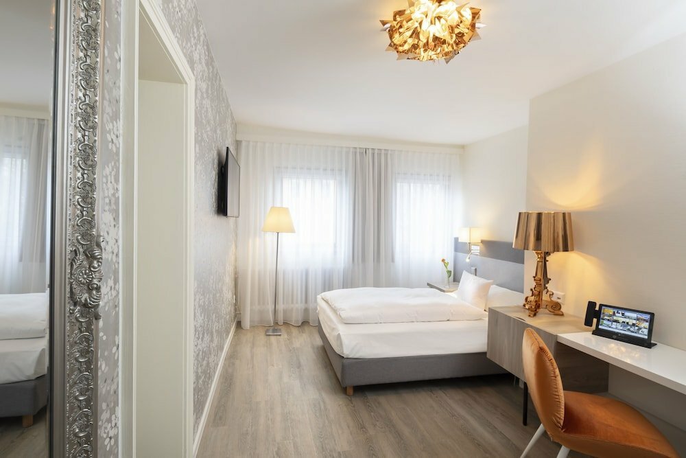 Otel Hotel Krone, Tyubingen, foto