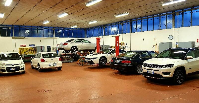 Oto kiralama Carrozzeria Farina Giuseppe e Andrea snc, , foto