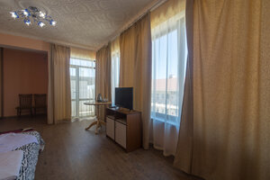 Hacuna Matata (Морская улица No:9А2А, Саки), otel  Saki'den (Sak'tan)