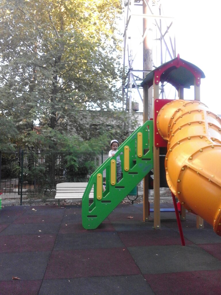 Oyun alanı Playground, Simferopol (Akmescit), foto