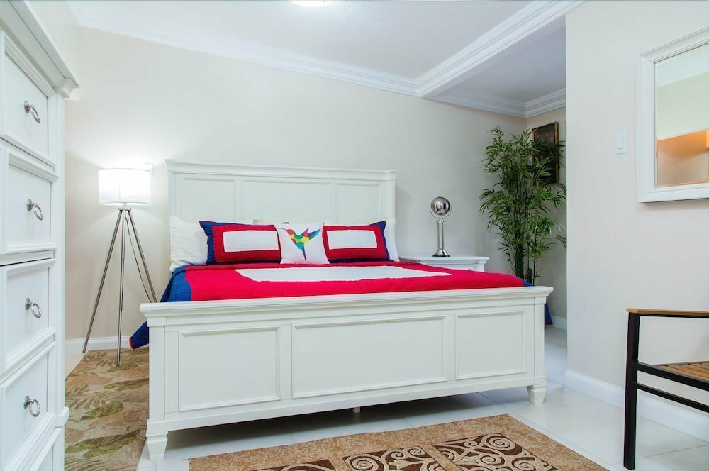 Otel Strathairn 110 by Pro Homes Jamaica, Kingston, foto