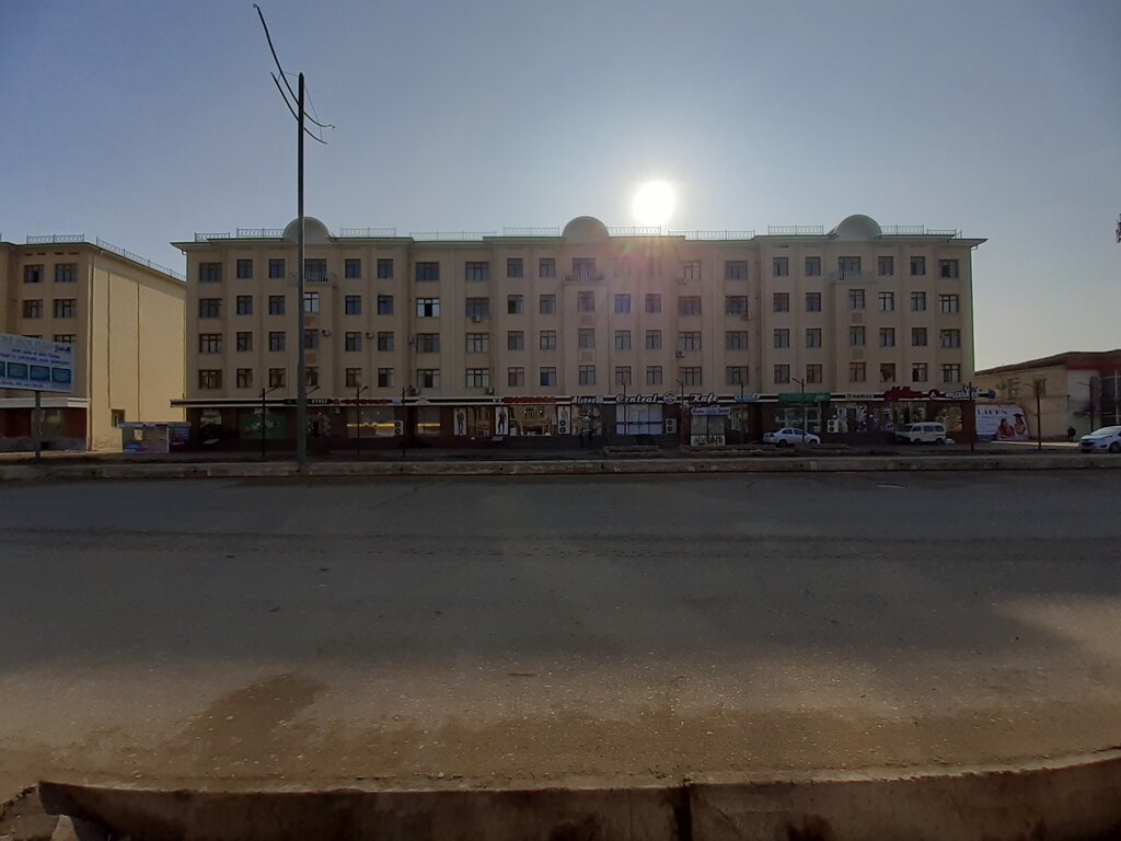Kafe Central, Karşı, foto