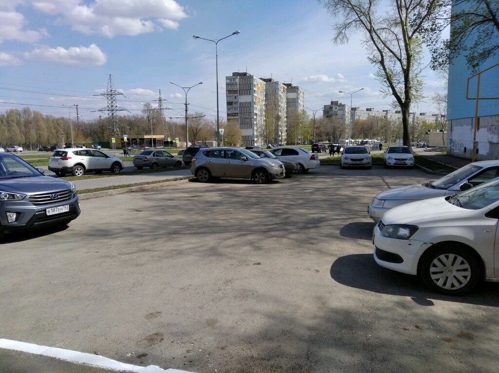 Otoparklar Parking lot, Samara, foto