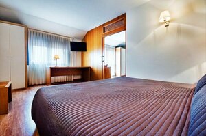 Viadero (Cantabria, Avenida Santander, 10), otel