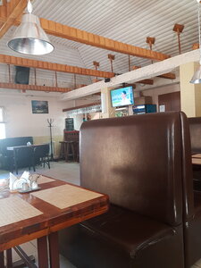 Karavan (Vokzalny pereulok No:4А), kafe  Bologoe'den