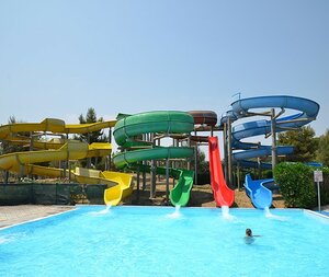 Lunapark Acquafantasy Parco Acquatico, Puglia, foto