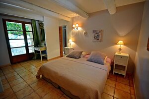 Le Mas les Fleurs d'Hilaire (Provence-Alpes-Côte d'Azur, Vaucluse, Arrondissement de Carpentras, Monteux, Chemin de la Firmine, 709), otel