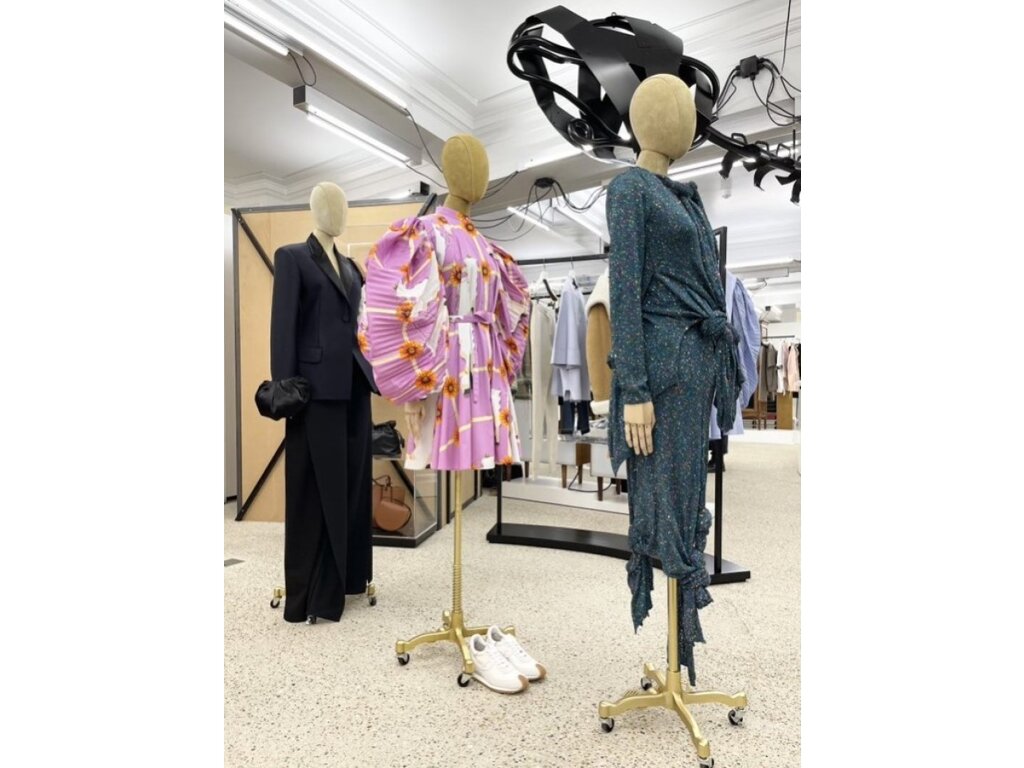 Giyim mağazası Loewe Dover Street Market, Londra, foto