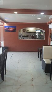 Крымские ночи (Autonomous Republic of Crimea, Leninskiy rayon, Semysotska silska rada, selo Kamenskoye, Novo-Vostochnaya ulitsa), kafe  Kırım Cumhuriyeti'nden
