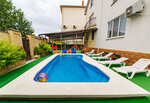Guest house Larisa (Tsentralnaya ulitsa No:27, selo Vityazevo), otel  Krasnodarski krayından