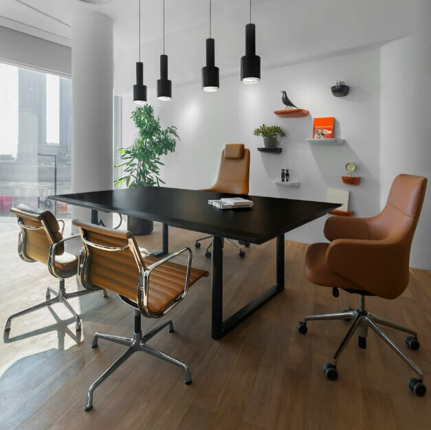 Büro mobilyaları Swiss Corporation for Design & Technology LLC, Dubai, foto