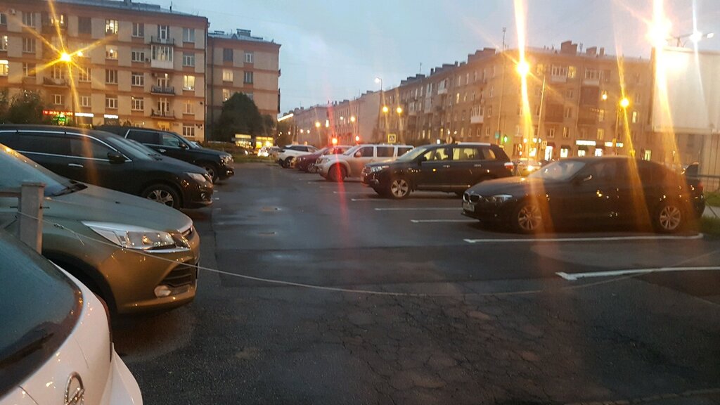 Otoparklar Parking lot, Saint‑Petersburg, foto