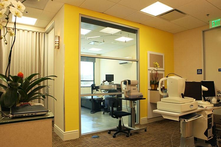 Optik Linda Vision, Monterey Park, foto