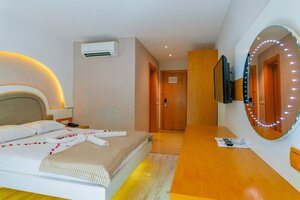 Breeze Beach Hotel (Muğla, Bodrum, Gümbet Mah., Kaşif Ertekin Sok., 12-3), otel  Bodrum'dan