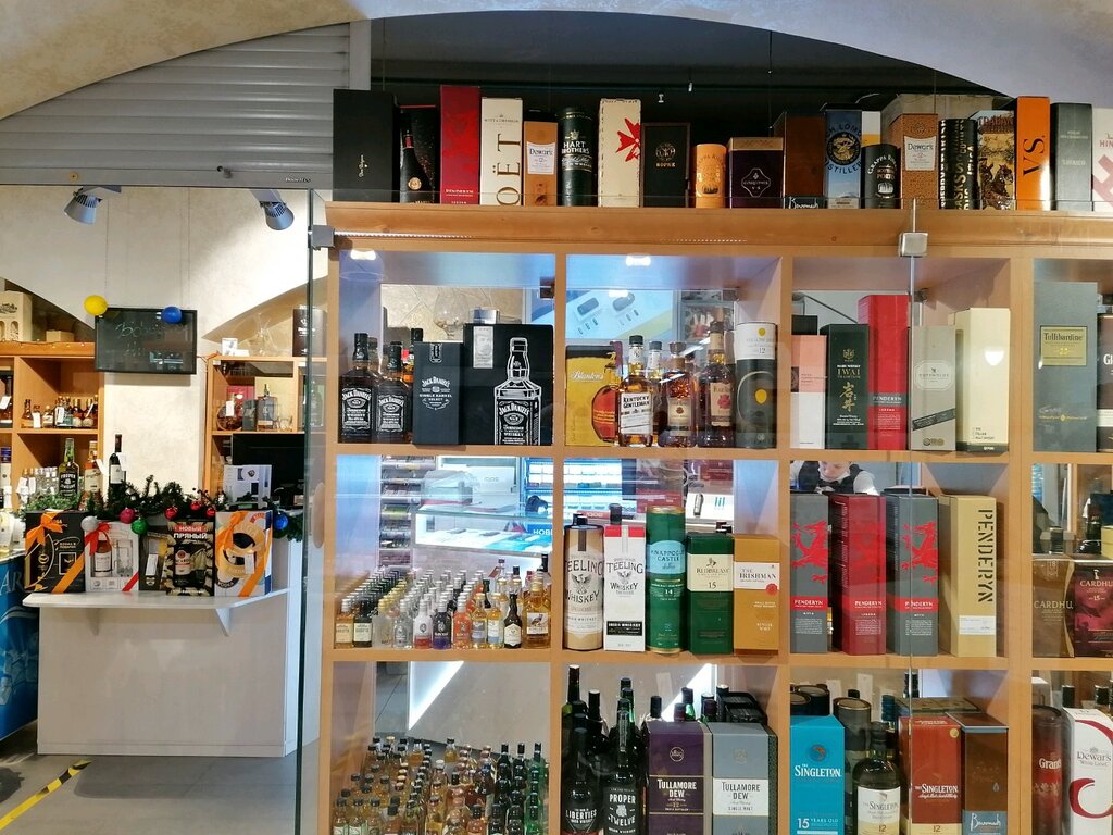 Alkollü içecekler Три товарища, Novosibirsk, foto