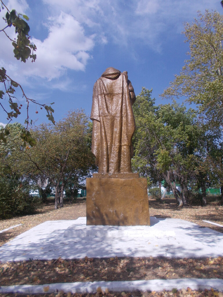 Anıt, heykel Неизвестному солдату, Omskaya oblastı, foto