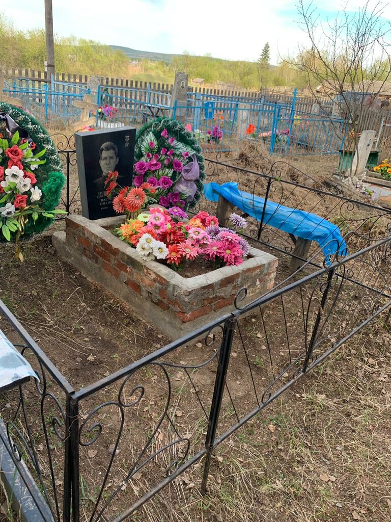 Anıt, heykel Могила Героя Советского Союза В.И. Долгополова, İrkutskaya oblastı, foto