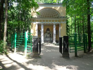 Павильон-памятник Любезным родителям (Sadovaya Street No:20АЧ, Pavlovsk), turistik yerler  Pavlovsk'tan