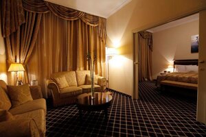 Grand Hotel Yerevan (Abovyan Street No:14, Yerevan), otel  Erivan'dan