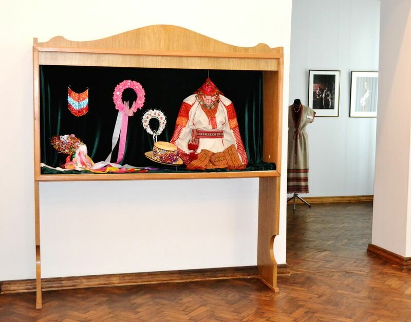 Müzeler ve sanat galerileri Natsionalny Muzey Narodnogo Iskusstva Gutsulshchiny i Pokutya im. i. Kobrynskogo, Kolomya, foto