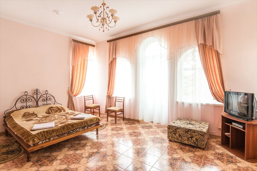 Resort oteller, tesisler Yakht Klub, Kırım Cumhuriyeti, foto